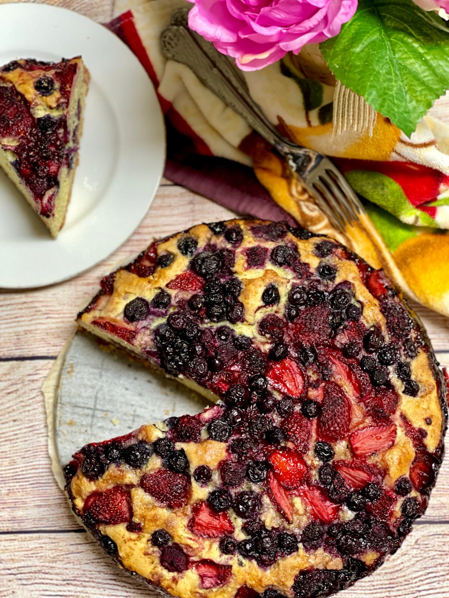 Frozen Berry Coffee Cake – The Lazy Girl's Kitchen